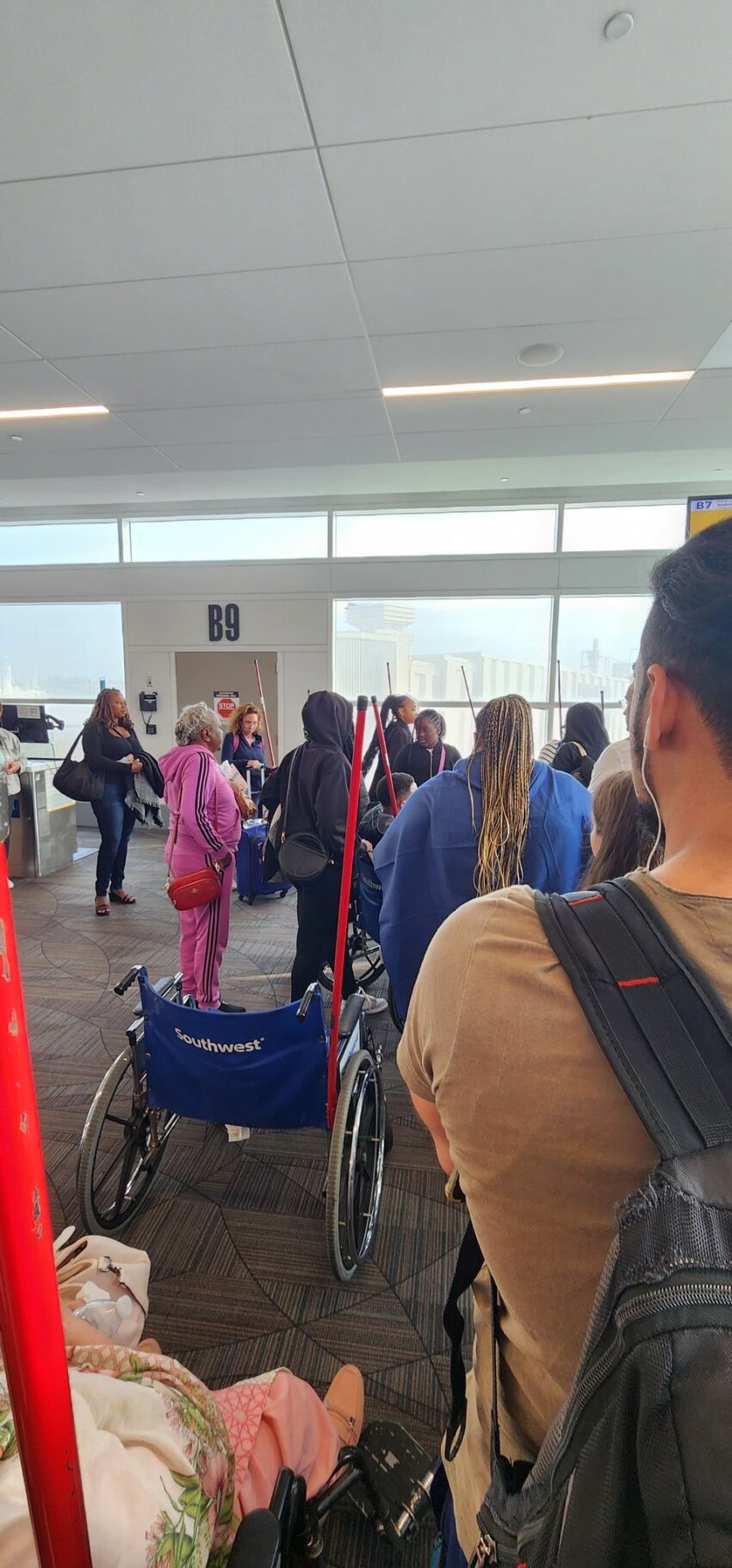 20 Passengers Use Wheelchairs To Board Early On Southwest, Then Walk ...